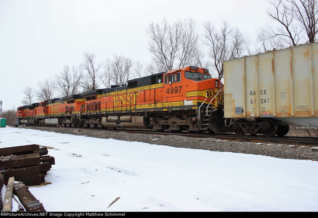 BNSF 4997